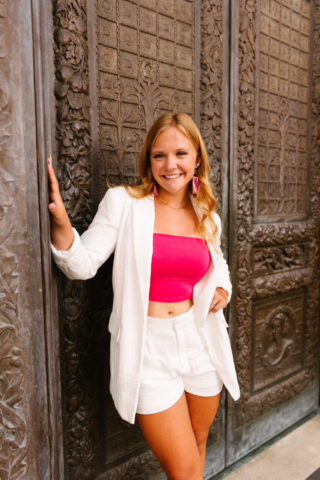 Senior Session at the Nelson Atkins Museum | Kansas City Portrait